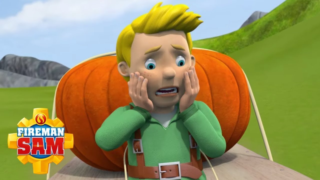 Sam Rescues James and his GIANT PUMPKIN! | Fireman Sam | Cartoons for ...