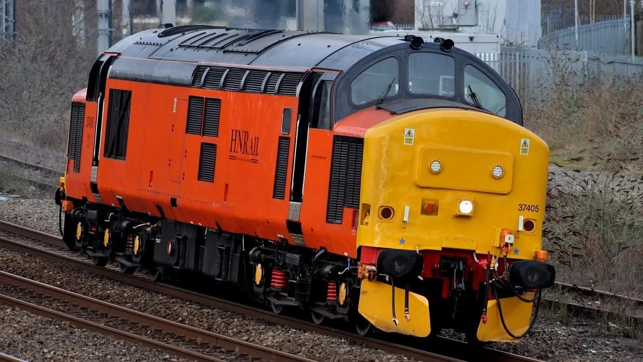 Stafford Railway Station, Queensville Curve 37405 HNRail pass on late ...