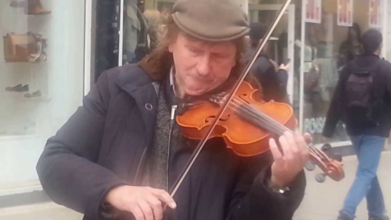 Busker Violin music playing in Croydon town center - YouTube