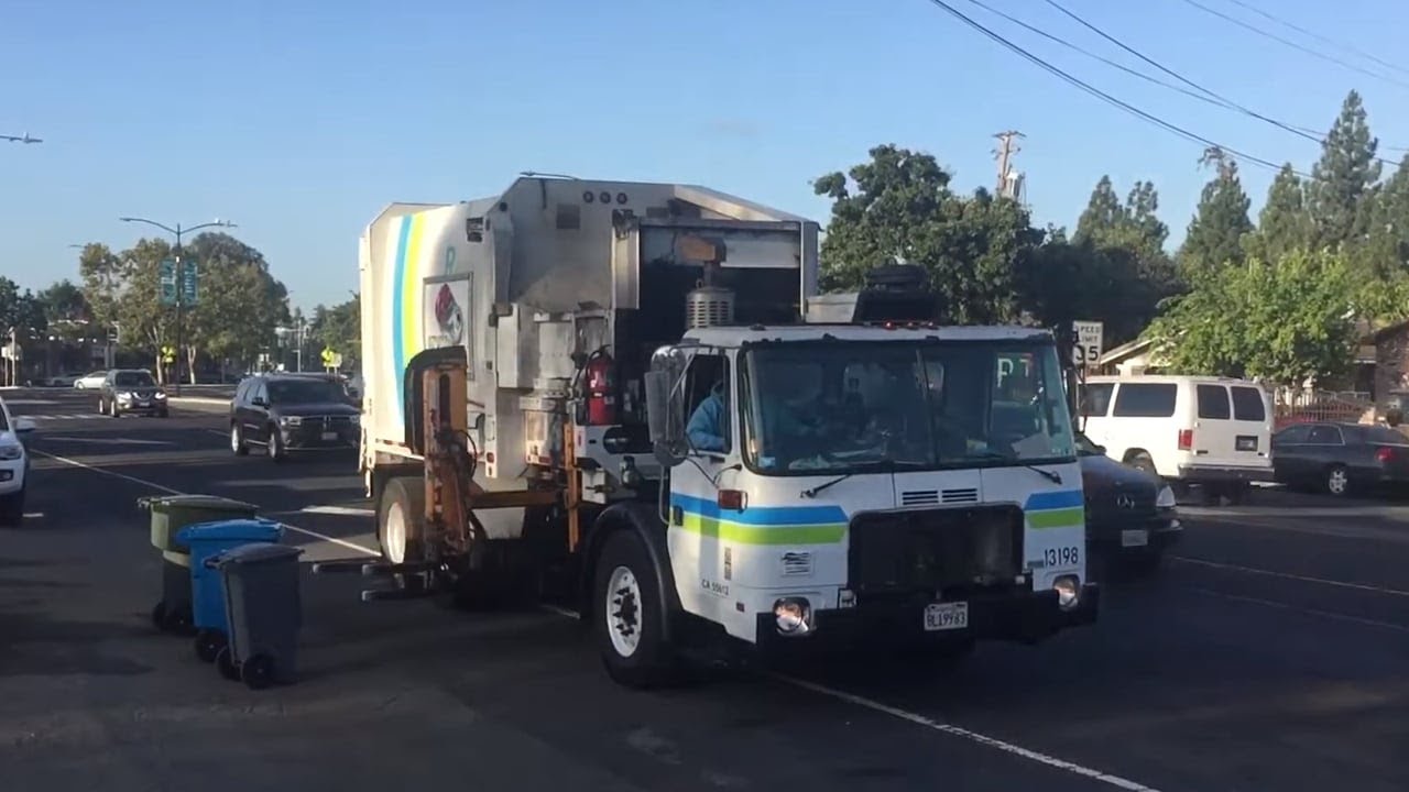 Recology South Bay | Autocar WXLL Labrie Automizer 50/50 Split Body ...