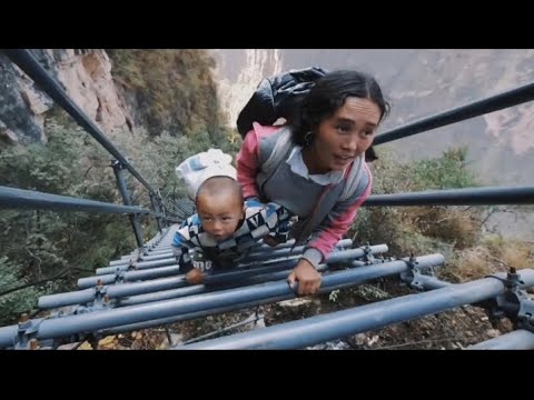 Desa Atuleer Village !! Warga Desa Harus Menempuh Tangga Maut Untuk ...