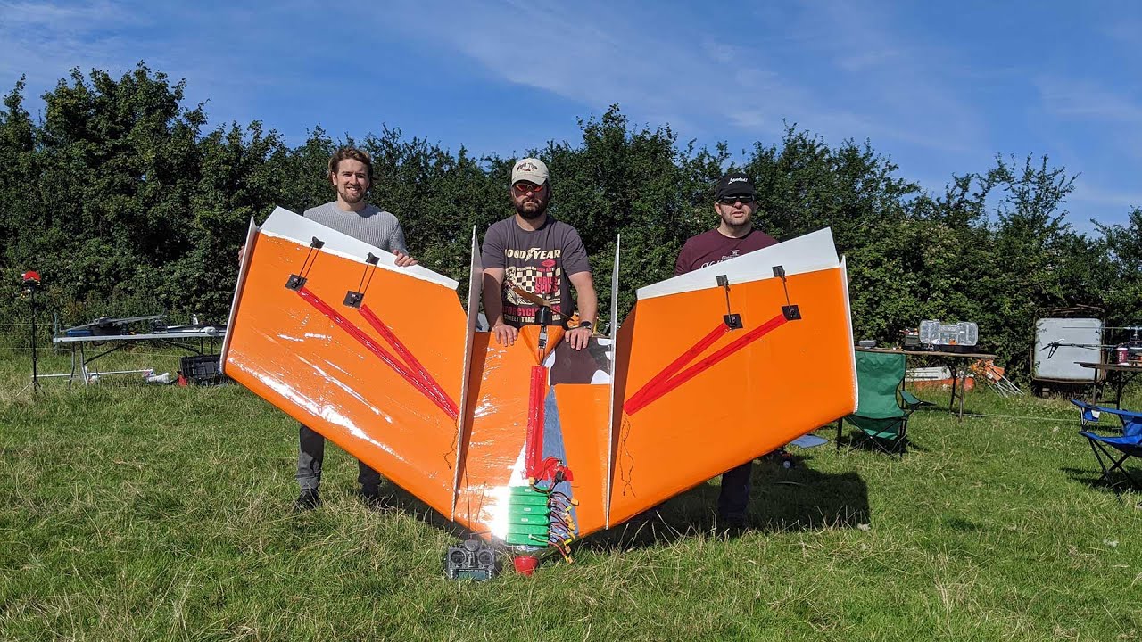 OMFG Its Mahoooosive! - HUGE RC Flying Wing - YouTube