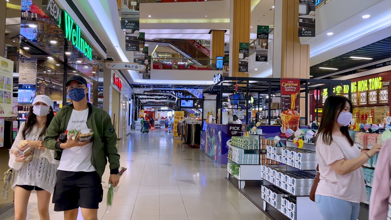 Walking in Kuala Lumpur Atria Shopping Gallery - New Year 2023 - New ...