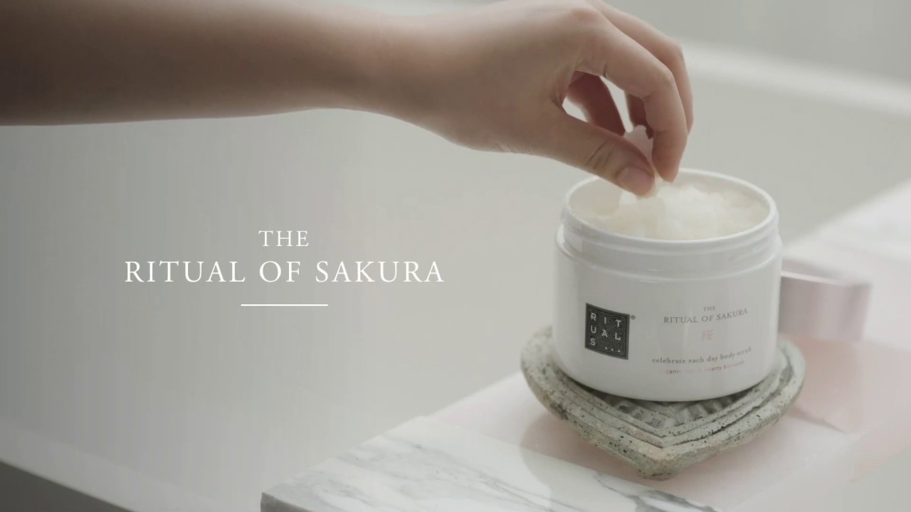 RITUALS The Ritual of Sakura Body Scrub - exfoliante corporal - YouTube