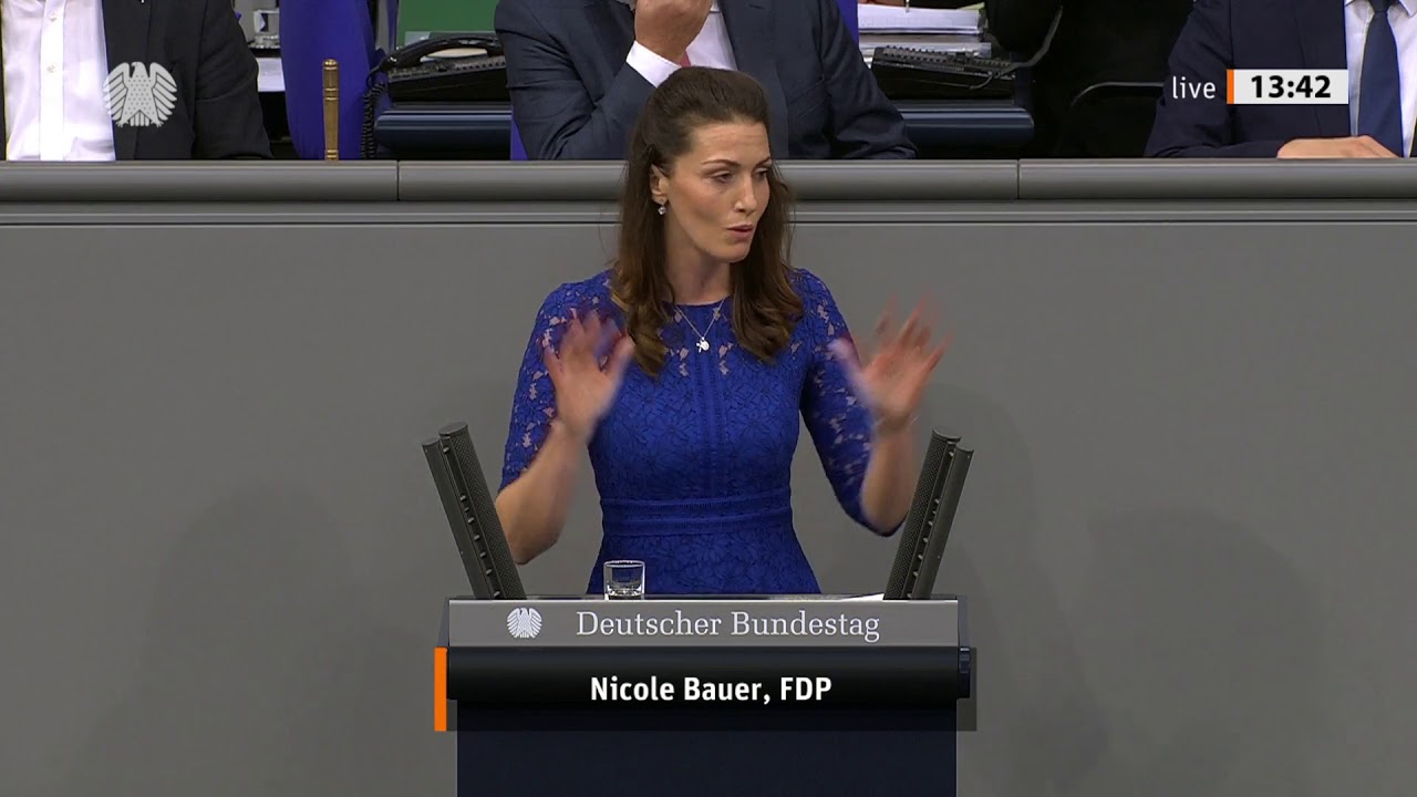 Nicole Bauer, MdB (FDP) – Mehr Frauen in den Deutschen Bundestag - YouTube