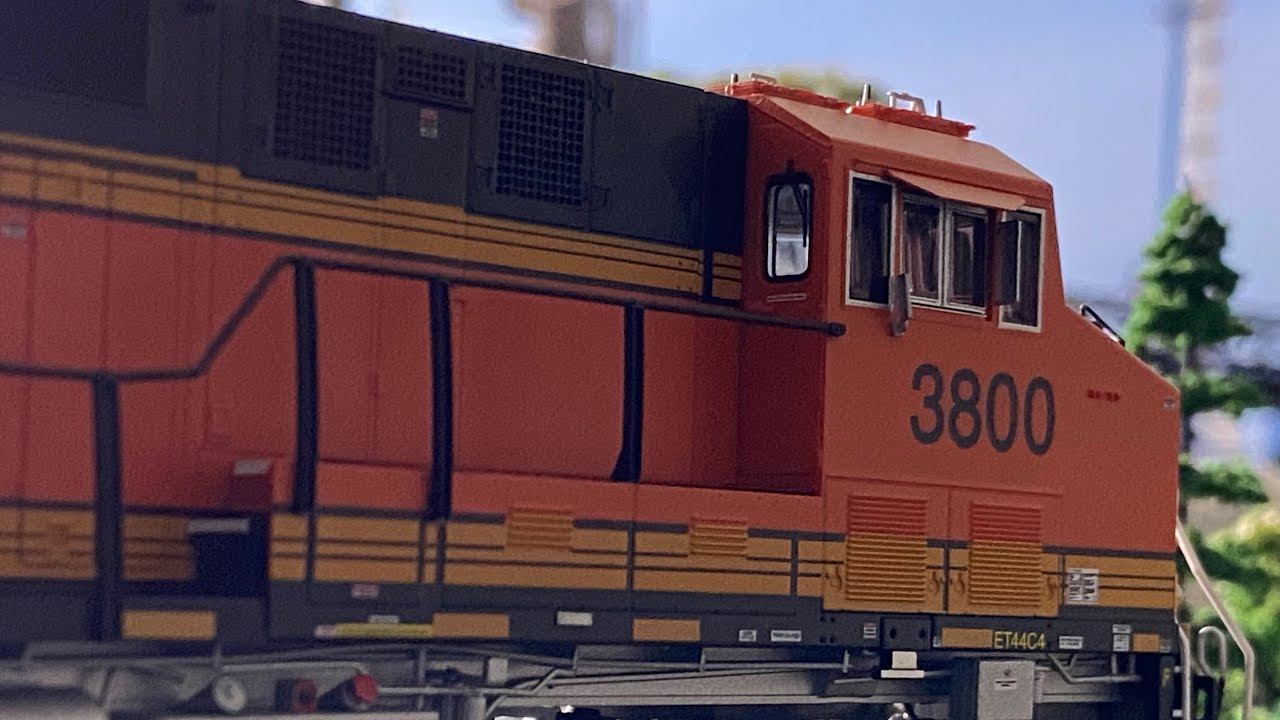 This is NOT Your Father’s Electric Train Set - BNSF PUSHES THRU - HO ...