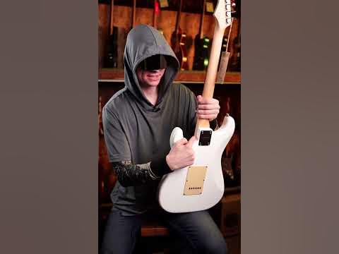 Какая гитара лучше: Stratocaster или SG? | SKIFMUSIC.RU - YouTube
