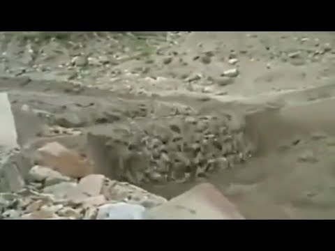BU NEHİRDEN SU DEĞİL TAŞ AKIYOR !!!