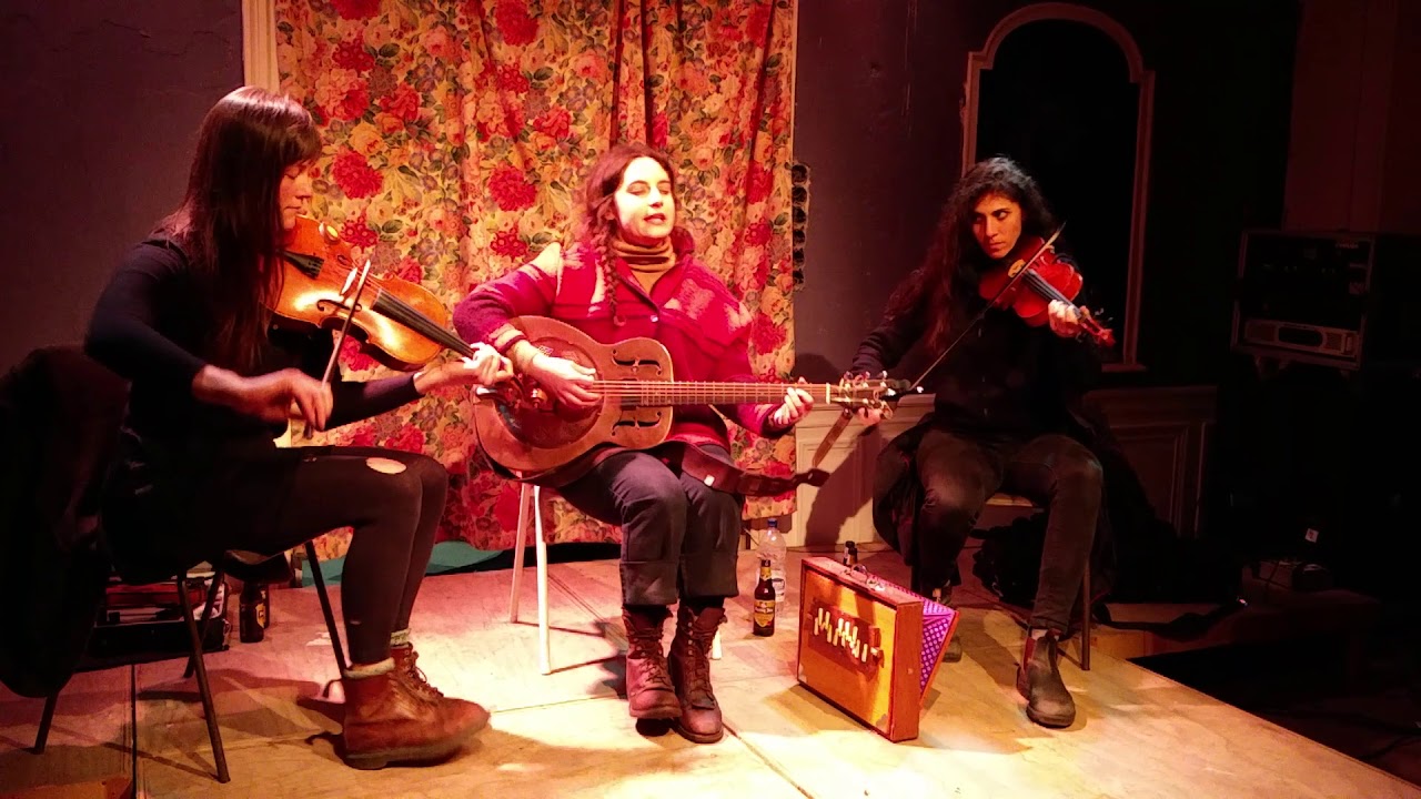 Cinder Well - live at Ivicke - YouTube