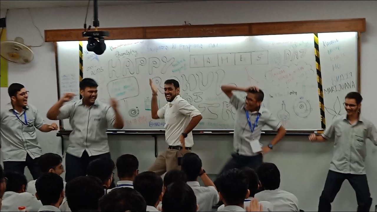 Rahul Yogi sir dancing on Lolipop Lagelu | Allen Kota | Teachers Day ...