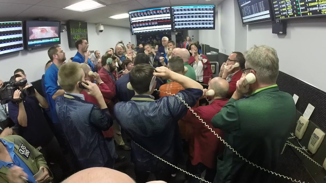 Final open outcry cash cheese auction at CME / Chicago - YouTube