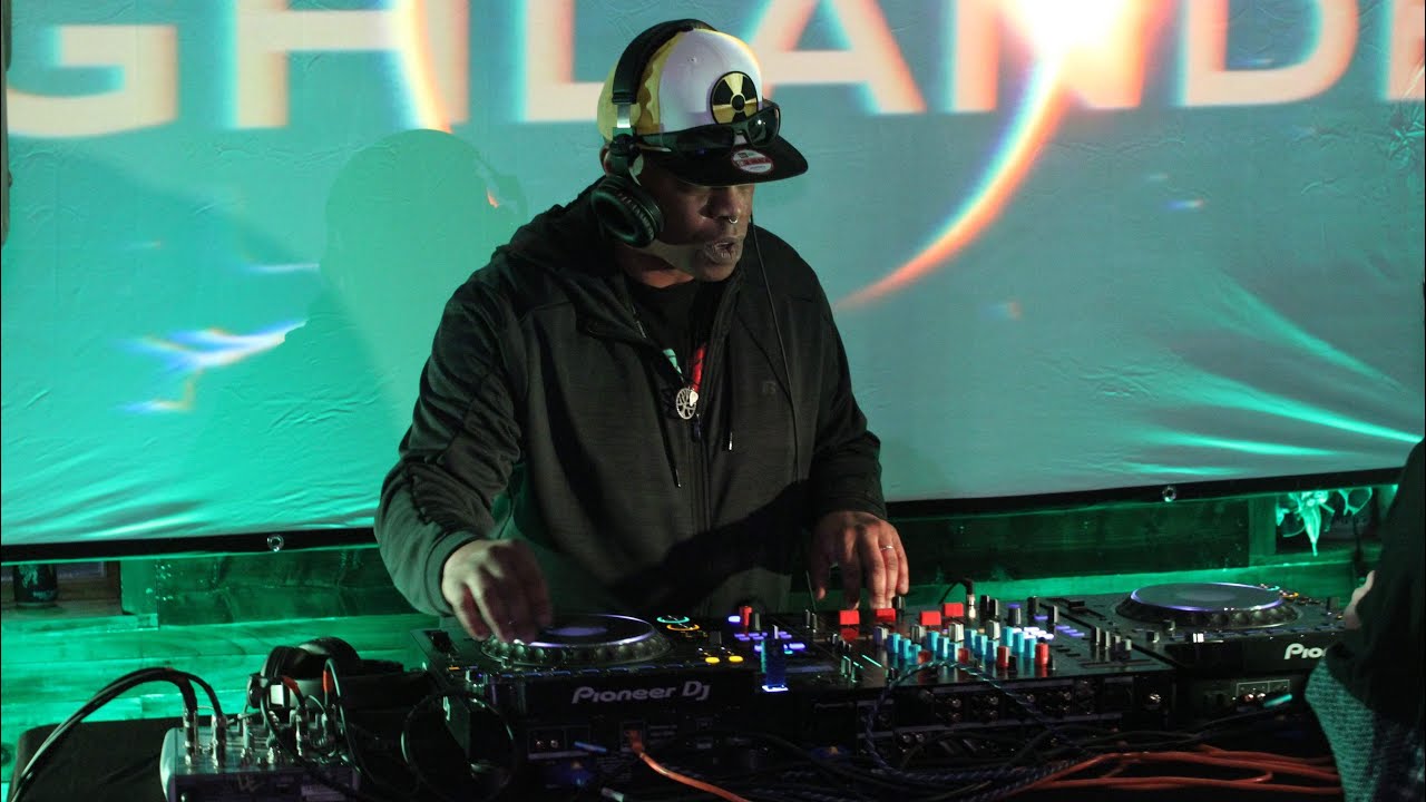 DJ Highlander Mixed Video Studio Set - Vertigo Romance (Video Mix Live ...
