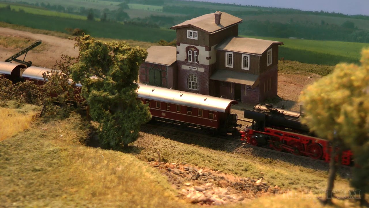 N Scale Model Train Layout - German Steam Locomotives and Diesel ...