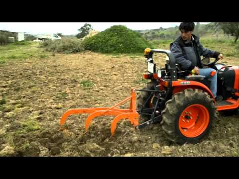 Kubota Traktör B2420 Pulluk