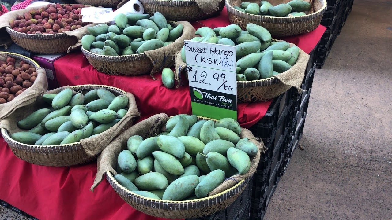 Eating Keow Savoy Mango green - YouTube