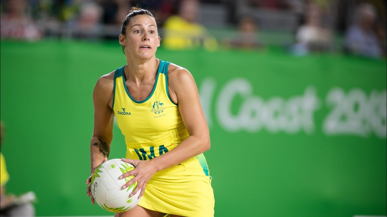 Madi Browne confirms commitment to Rhinos Netball - YouTube