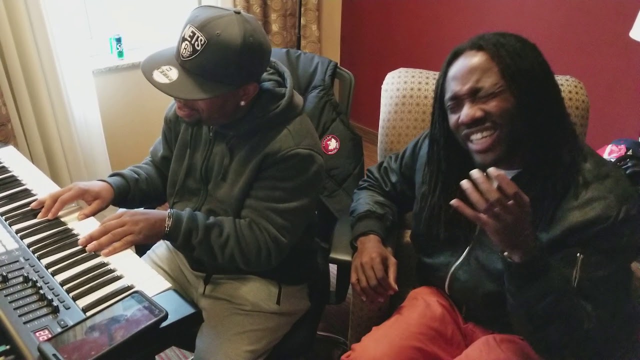 Joe Kinetic ask kNOw CA$H to sing something by Usher!!!! - YouTube