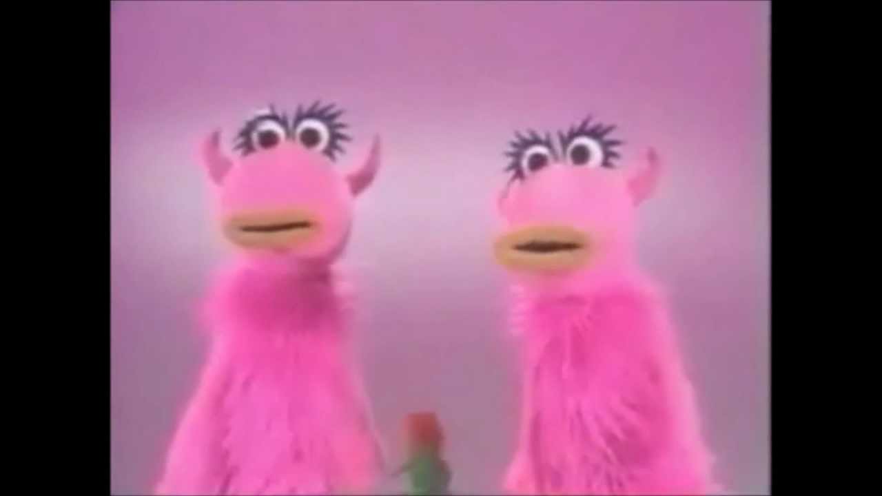 Mahna Mahnama - The Muppet Show with lyrics - YouTube