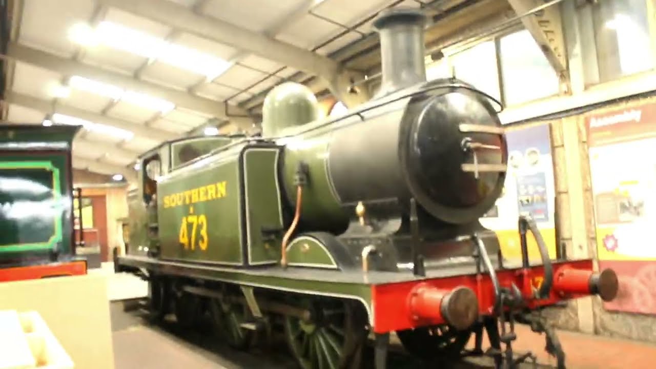 Southern Railway E4 Class Locomotive at Bluebell Railway - YouTube