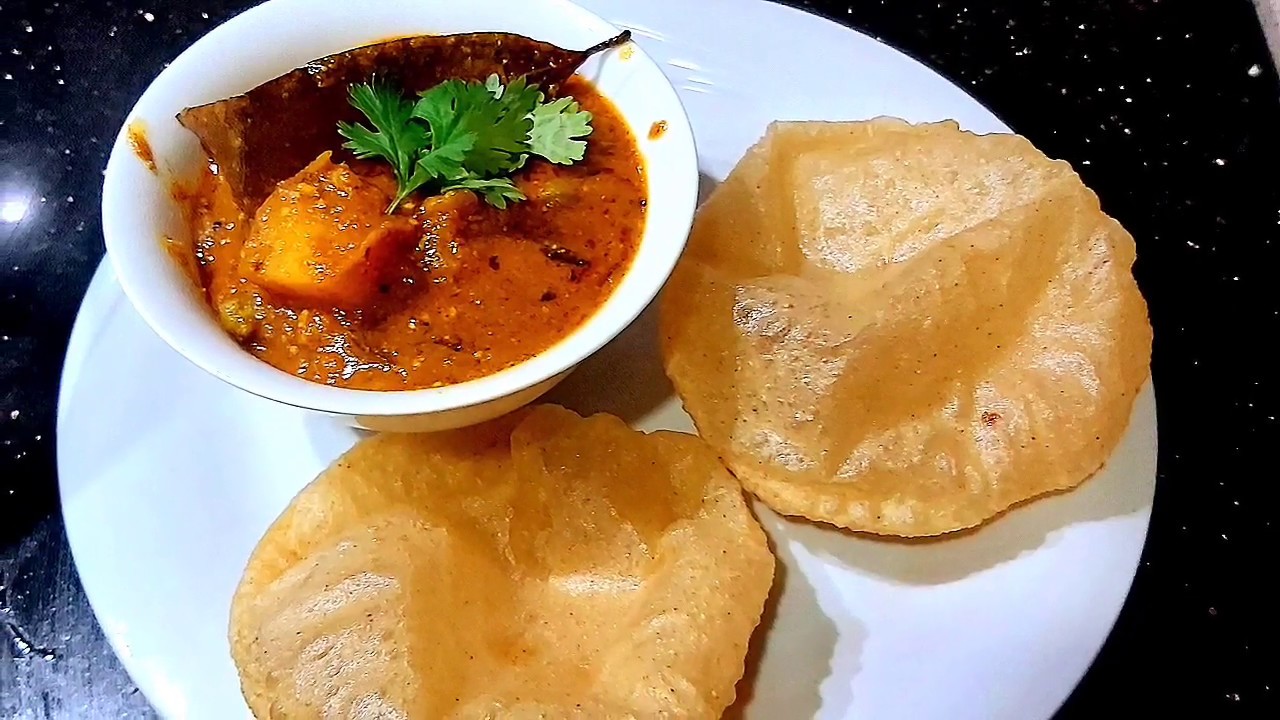 Authentic Bengoli Niramish - Aalu Dom with Phulko Luchi | Easy recipe ...