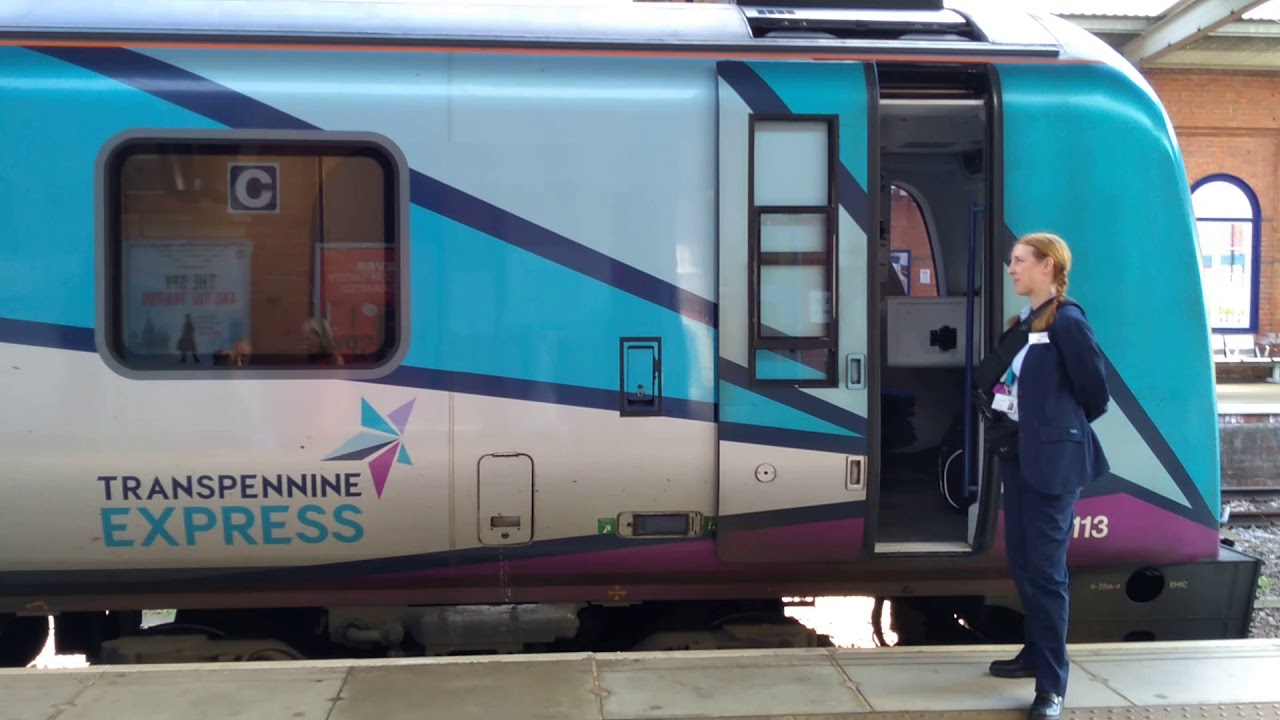 TPE Class 185 Arriving And Departing Grimsby Town - YouTube