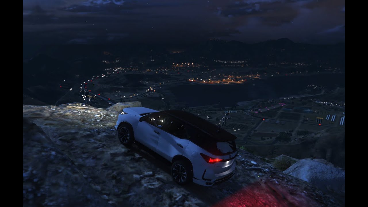 Off roading in night with fortuner legender - YouTube