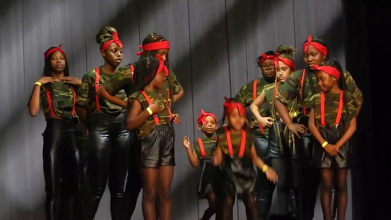 DAT KREW @ WENDALE DAVIS TALENT SHOW 2018 - YouTube