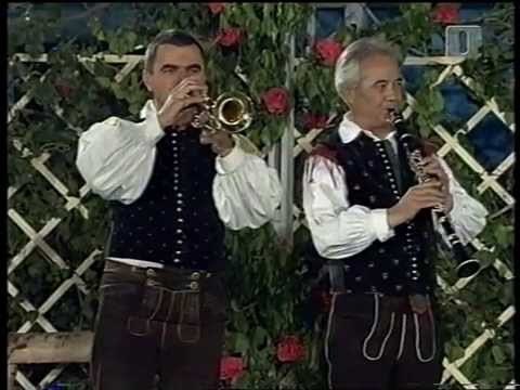 Hisni ansambel Avsenik - Gorenjska polka - YouTube