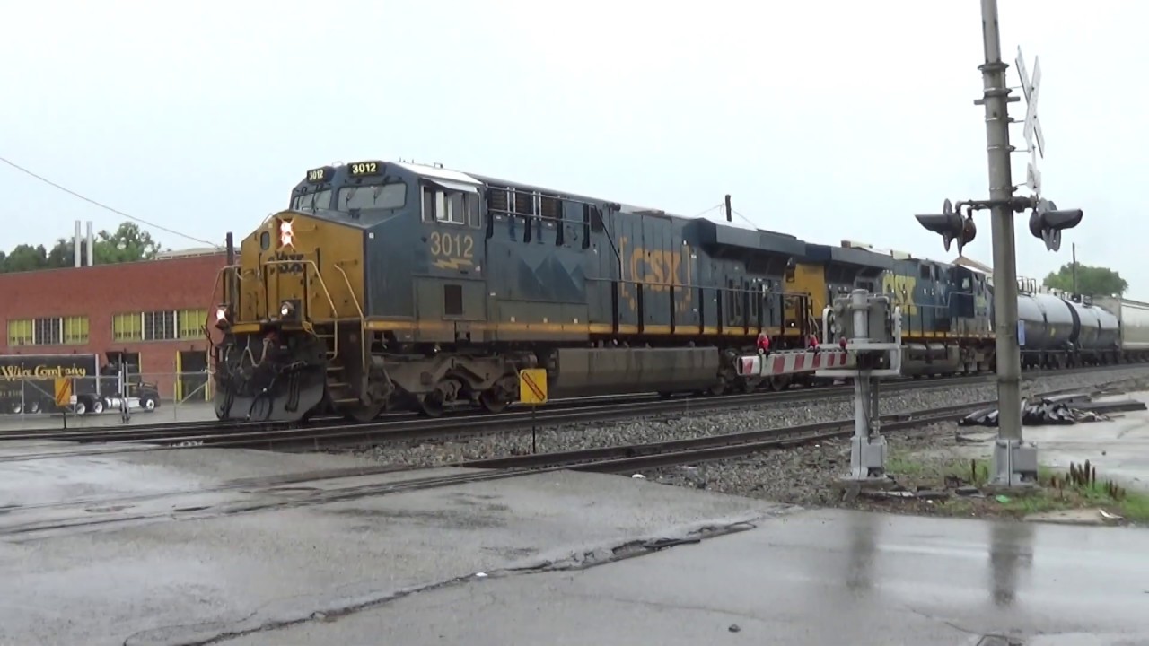 CSX 3012 leads CSX Q360 NB on the Cincinnati Terminal Sub - YouTube