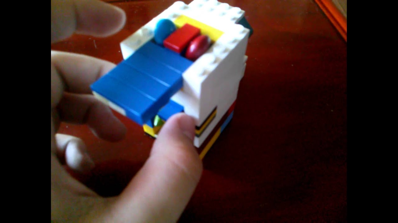LEGO M&M machine - YouTube