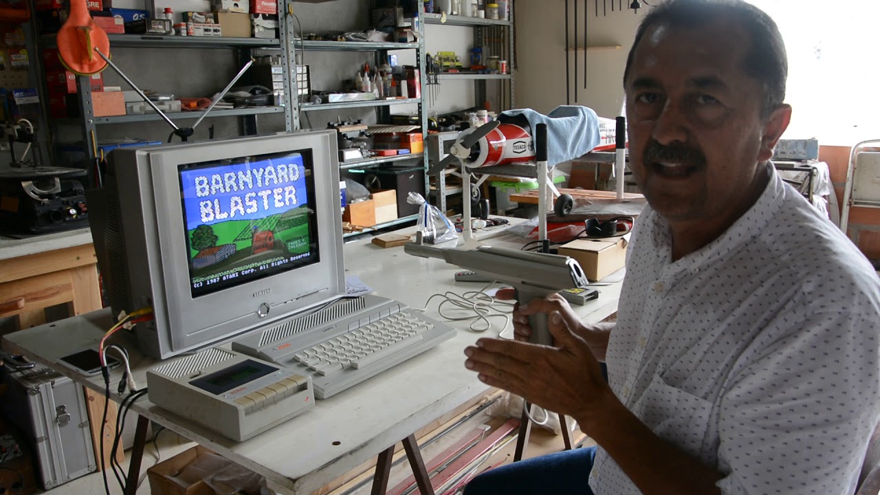 Uso de la pistola Atari Light Gun XE System - YouTube