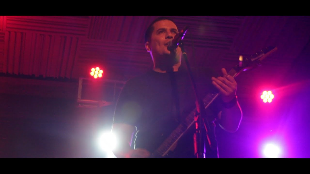 Indocil // Interpretacion del exito // Video oficial en vivo.- - YouTube