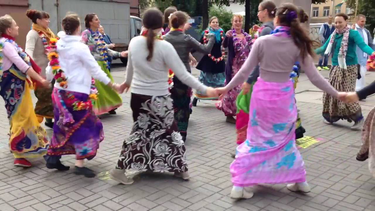 ISKCON Harinam Sankirtan @St.Petersburg 2014 - YouTube
