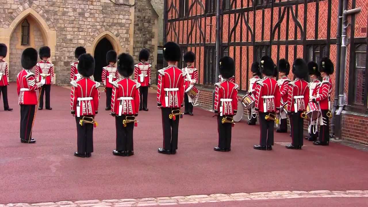 Welsh Guards Corps of Drums Windsor Castle 4 July 2013 - YouTube