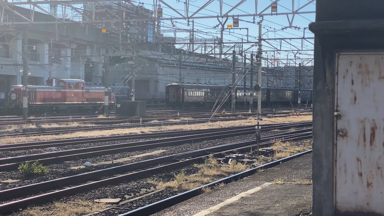 【今は亡き光景…】旧型客車6両がDD51-842に近づくシーン 2024.11/24 8:56 - YouTube