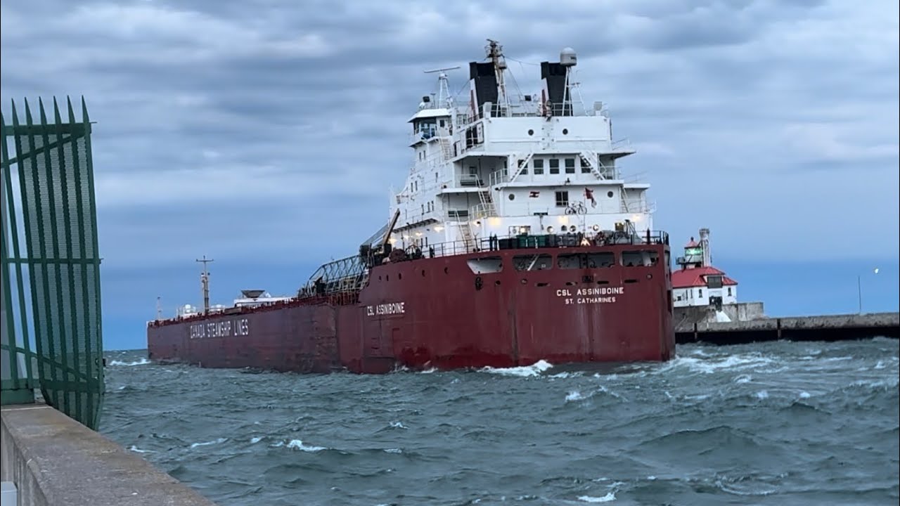 Low Rider Heads into Choppy Seas - YouTube