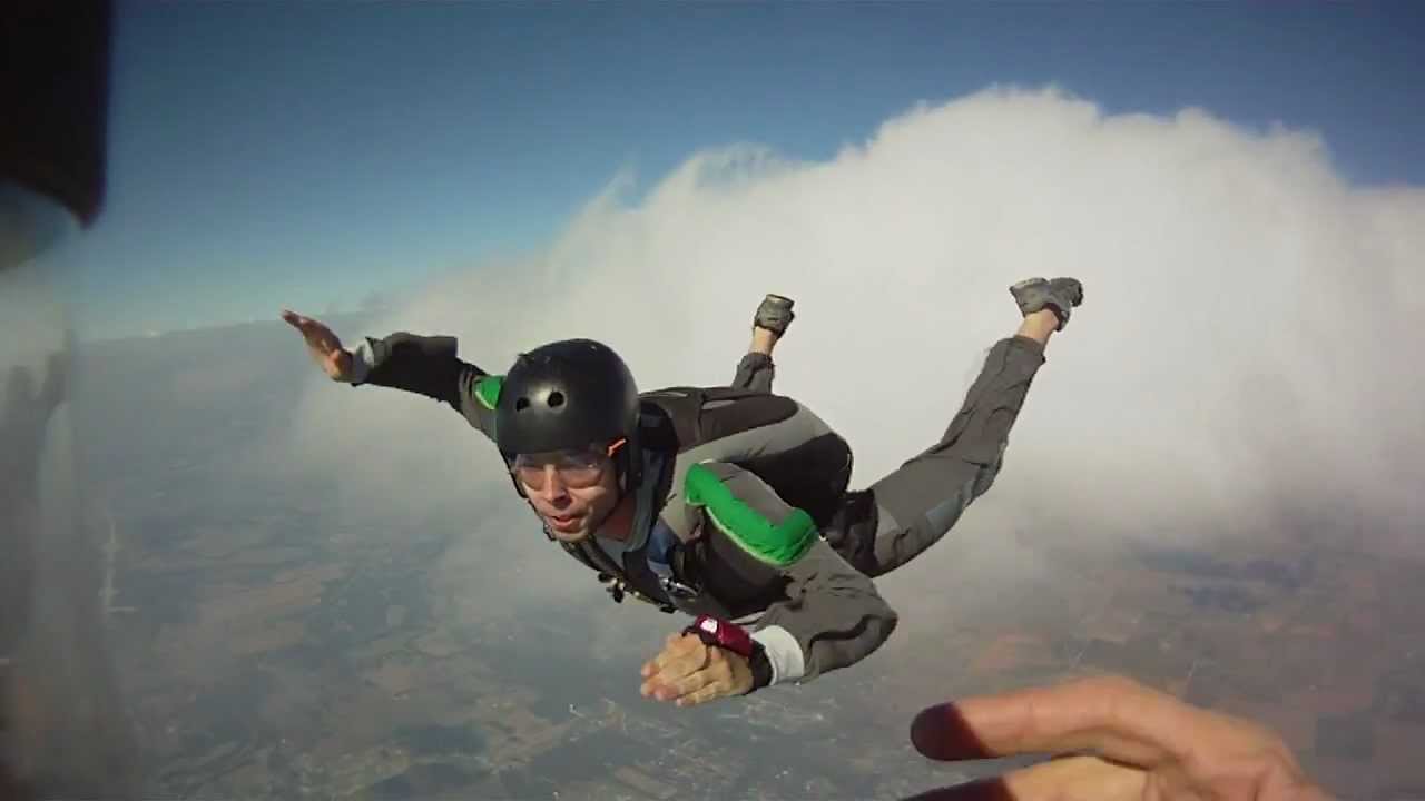 AFF level 4 Fail - Skydive Temple - YouTube