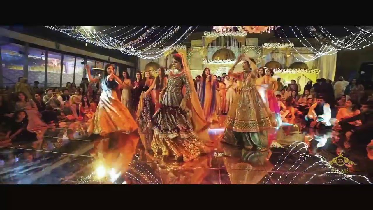 Pakistan wedding dance performance mehndi dance performance - YouTube