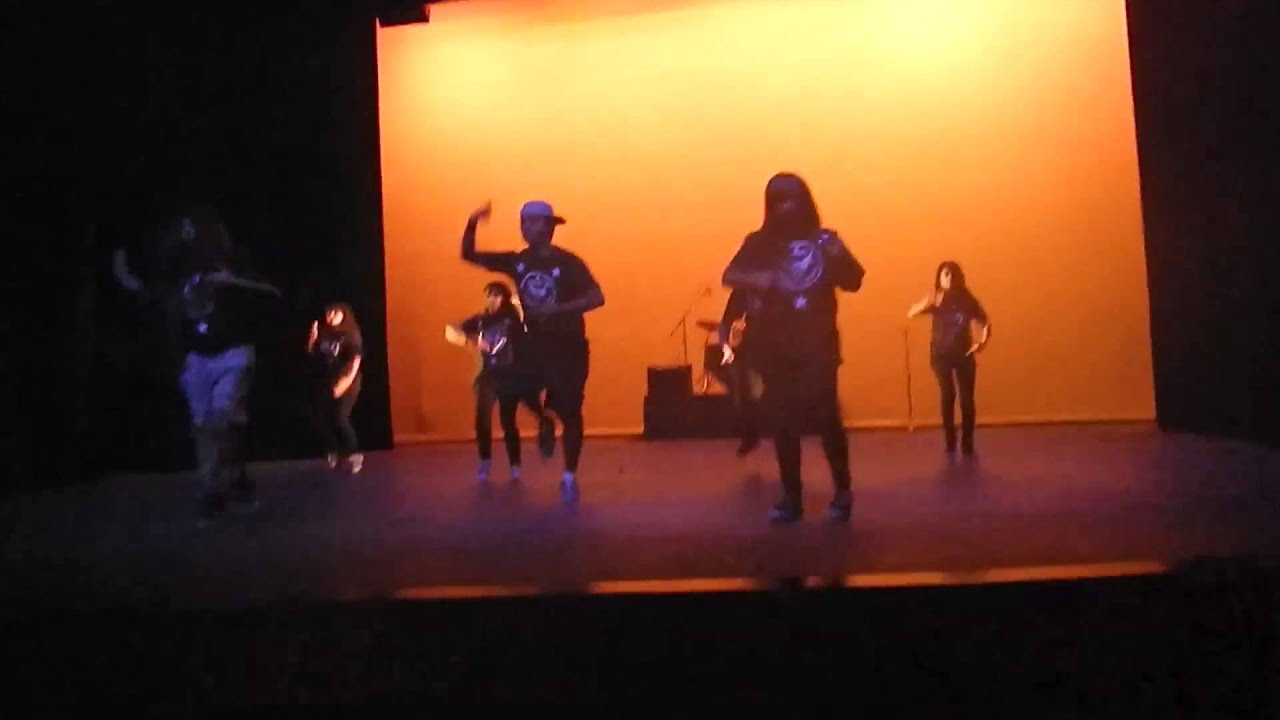 Korean Dance Studio Crew @WE ARE TOGETHER FESTIVAL // 28.MAY.2014 - YouTube