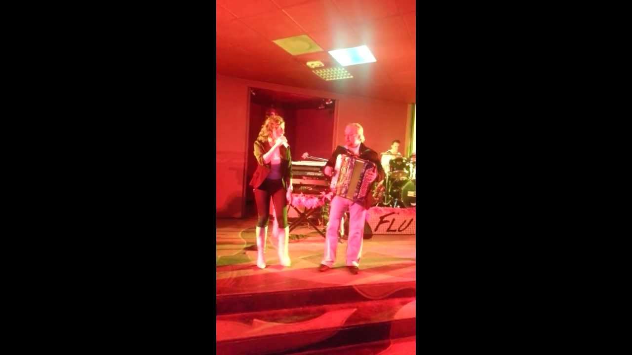 Flu Band & Anna Borriello - Non vivo più senza te - YouTube