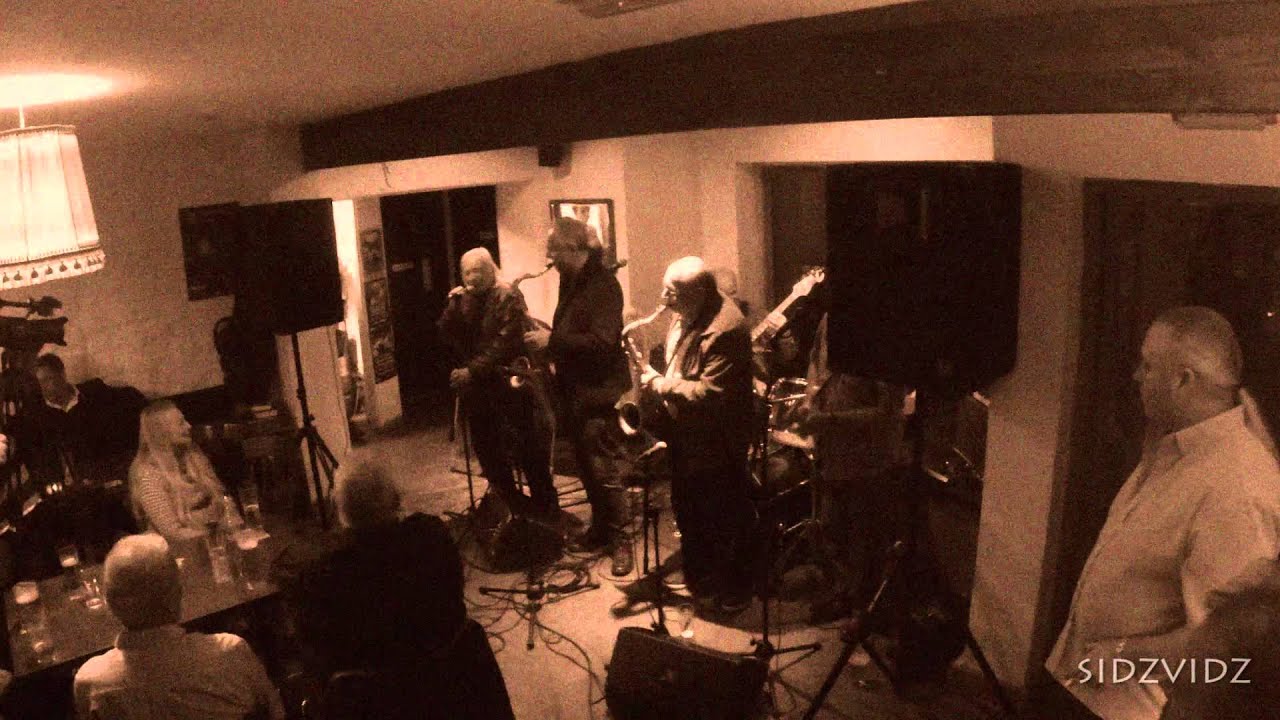 Uncle Eric & the Beer Parlor Jivers - House of Blue Lights - YouTube