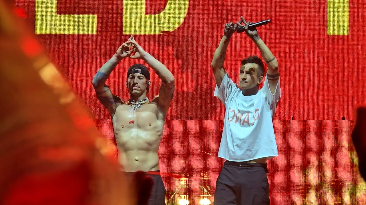 end of trees and final bows from back of pit - st louis, MO ...