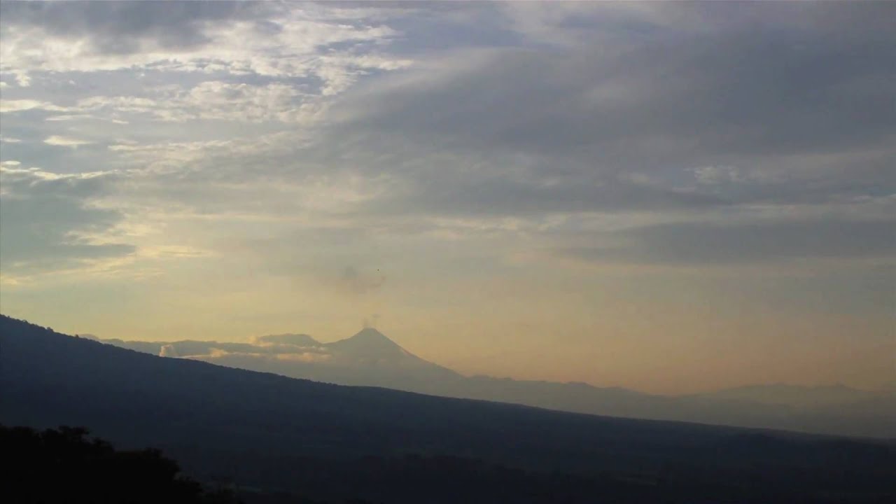 Volcano soaring with radio controlled glider (part 1) - YouTube