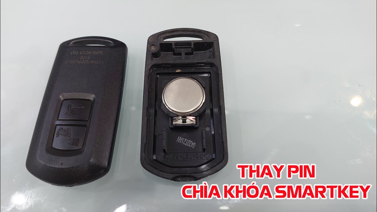 Cách thay pin Remote chìa khóa xe smartkey - YouTube