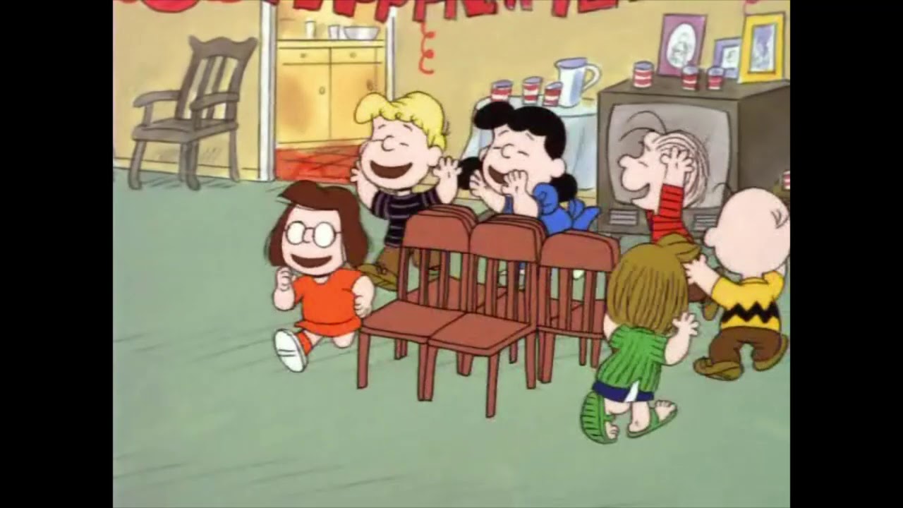 Peanuts musical chairs - YouTube