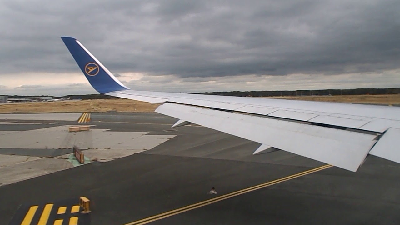 Take-Off from Frankfurt Airport on Condor flight DE2026 to Phoenix ...