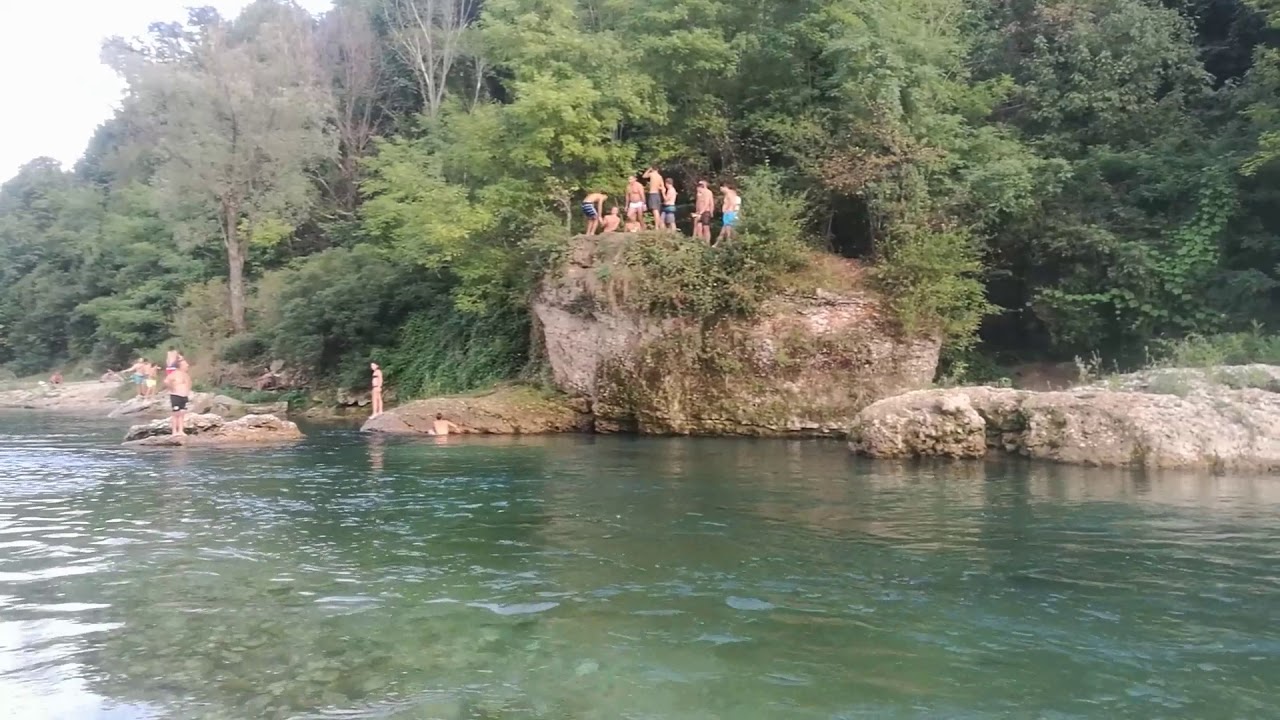 Tuffo a bomba Falzè di Piave 2017 - YouTube