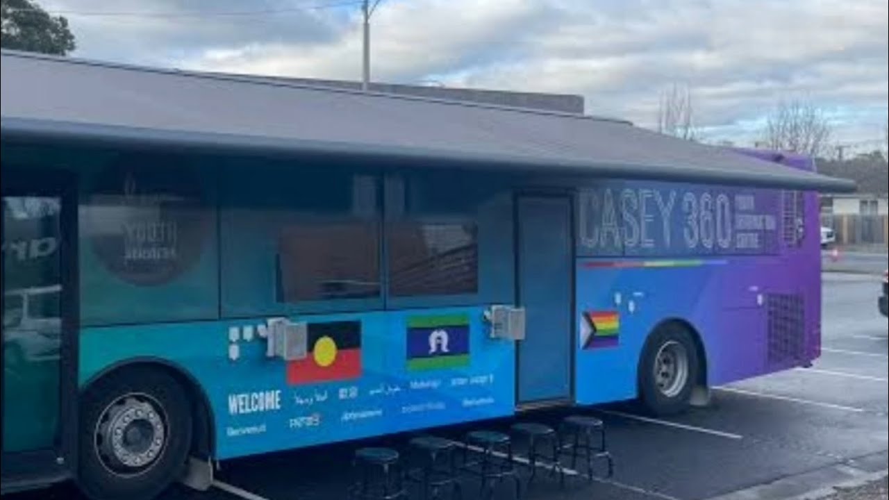 ‘So typical’: Flag-covered bus fails to display Australian flag in ...