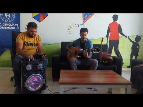 GİTAR BÖYLE ÇALINIR - Efsane çalıyor