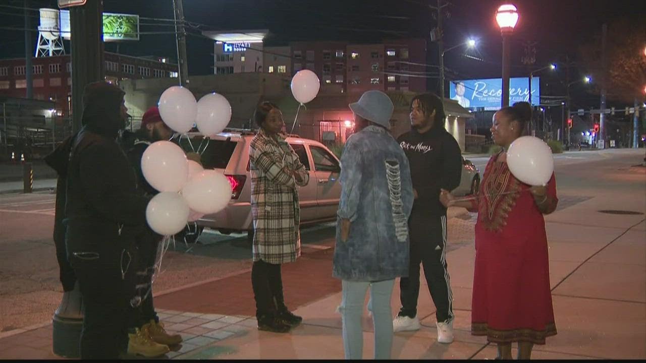 Vigil held for security guard killed at Atlanta nightclub - YouTube
